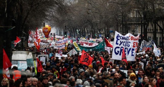 Richard Greeman: France at a crossroads – No Borders